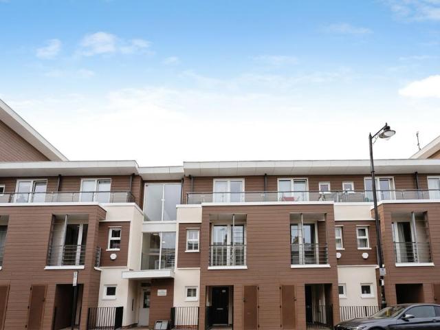 2 bedroom maisonette for sale