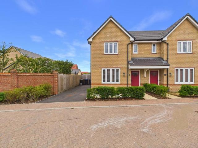 3 bedroom semi detached house for sale