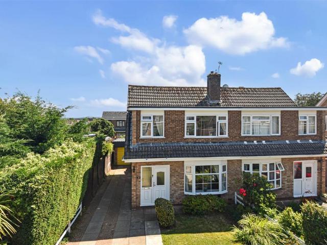 3 bedroom semi detached house for sale
