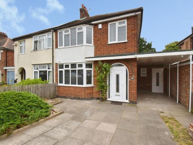 3 bedroom semi detached house for sale