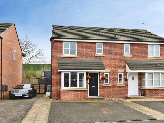 3 bedroom semi detached house for sale