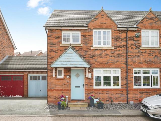 3 bedroom semi detached house for sale