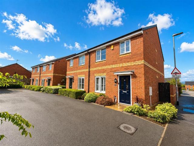3 bedroom semi detached house for sale
