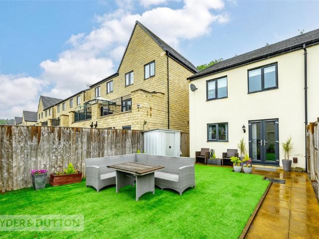 3 bedroom semi detached house for sale