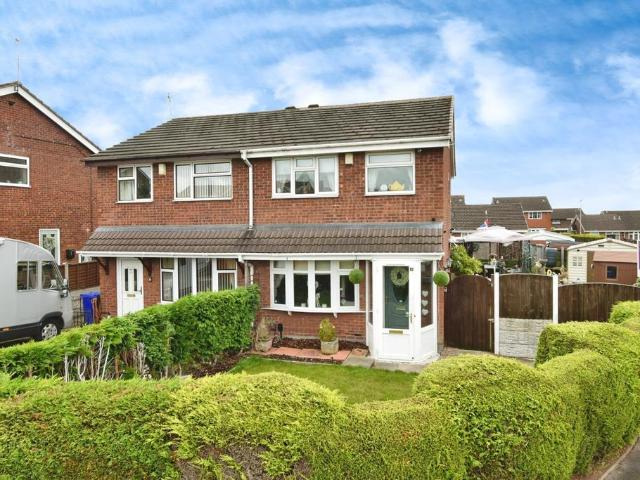 3 bedroom semi detached house for sale