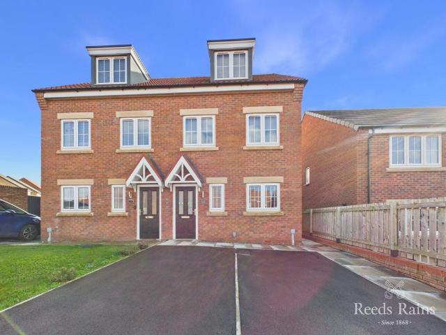 3 bedroom semi detached house for sale