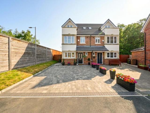 3 bedroom semi detached house for sale