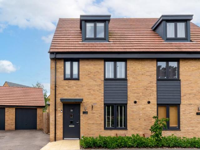 3 bedroom semi detached house for sale
