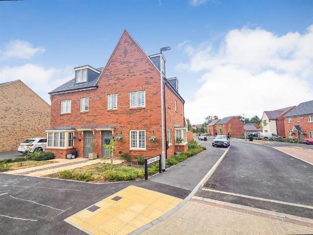 3 bedroom semi detached house for sale
