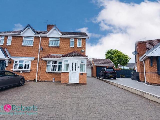 3 bedroom semi detached house for sale