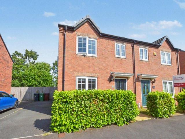 3 bedroom semi detached house for sale
