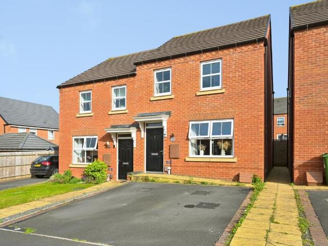 3 bedroom semi detached house for sale