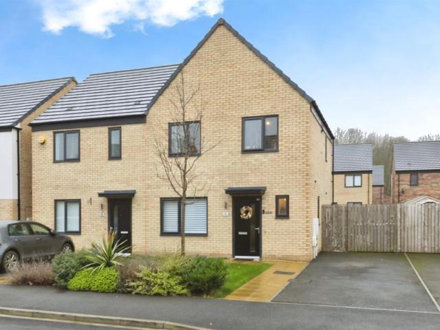 3 bedroom semi detached house for sale
