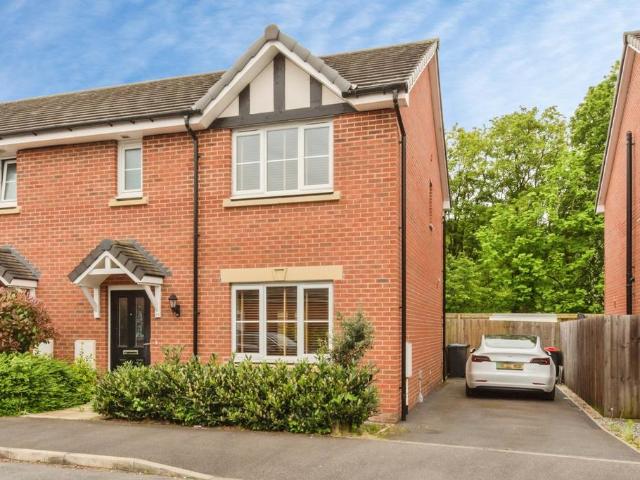 3 bedroom semi detached house for sale