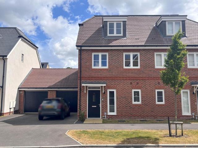 3 bedroom semi detached house for sale