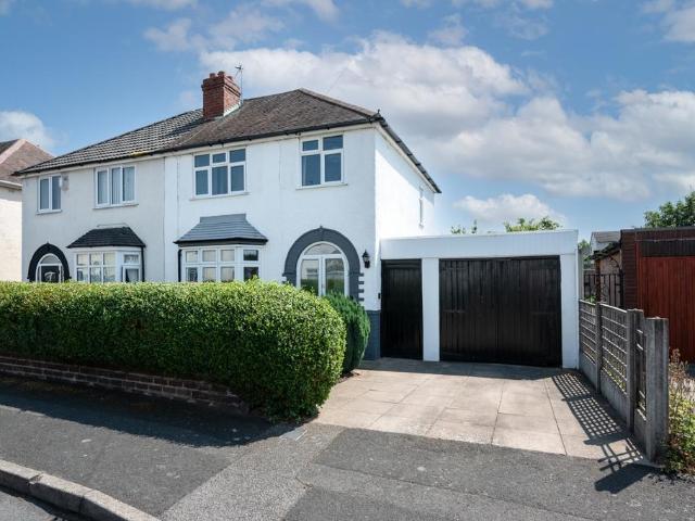 3 bedroom semi detached house for sale