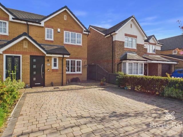 3 bedroom semi detached house for sale