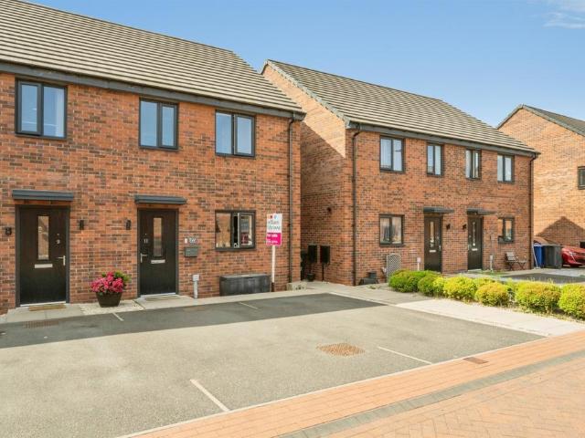 3 bedroom semi detached house for sale