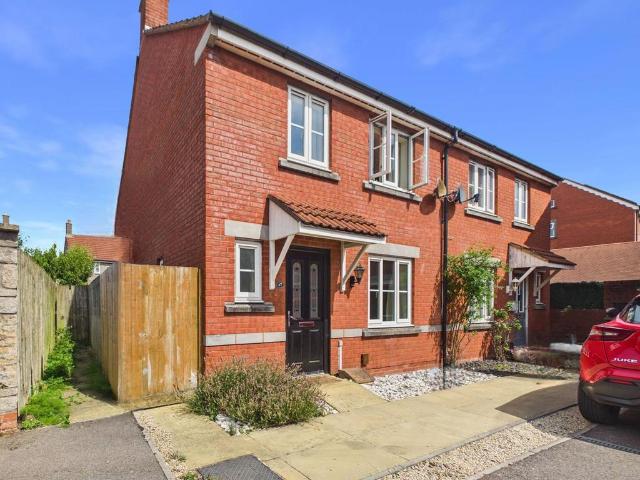 3 bedroom semi detached house for sale