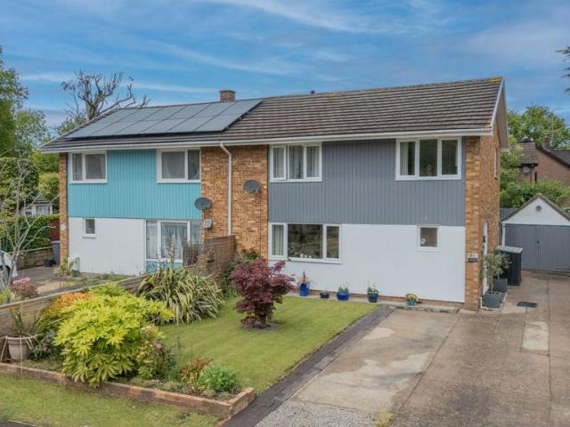 3 bedroom semi detached house for sale