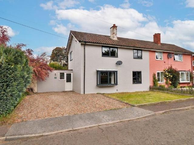 3 bedroom semi detached house for sale