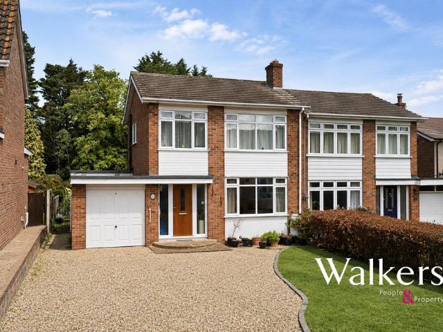 3 bedroom semi detached house for sale