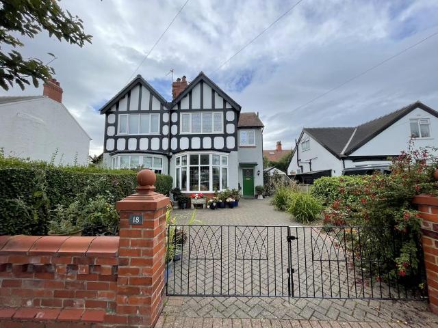3 bedroom semi detached house for sale