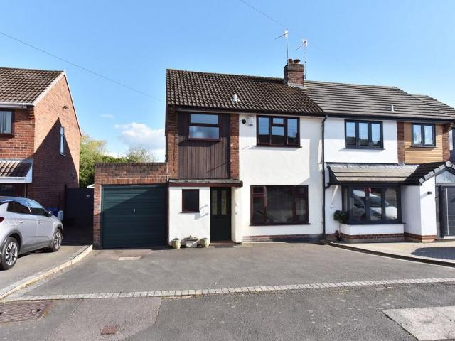 3 bedroom semi detached house for sale