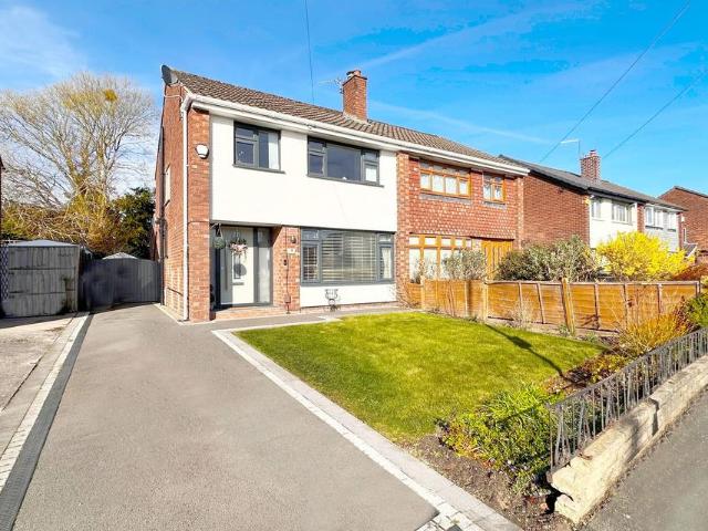 3 bedroom semi detached house for sale