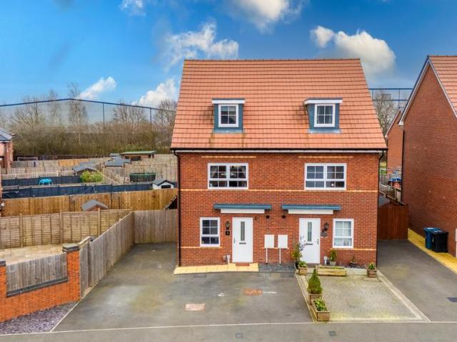 3 bedroom semi detached house for sale