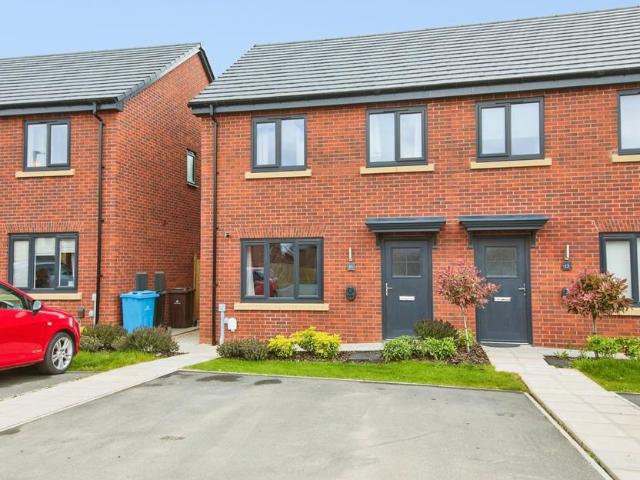 3 bedroom semi detached house for sale