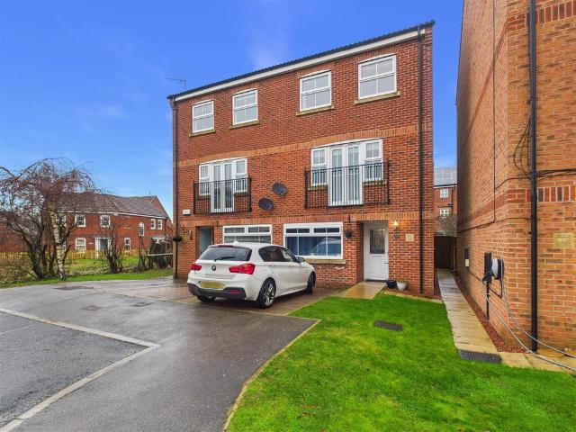 3 bedroom semi detached house for sale