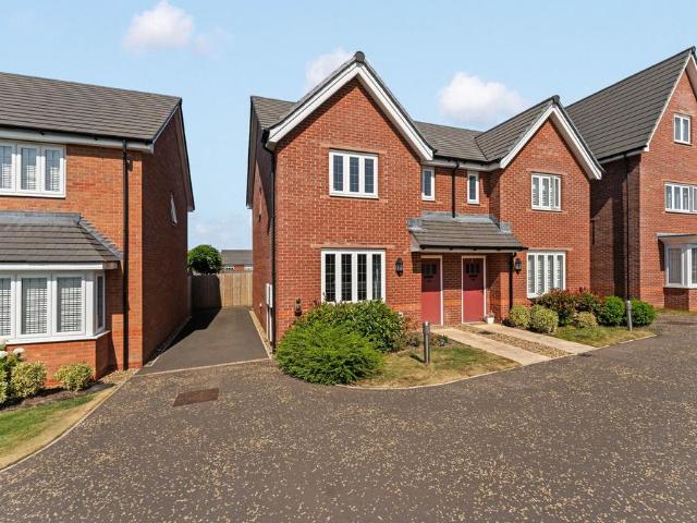 3 bedroom semi detached house for sale