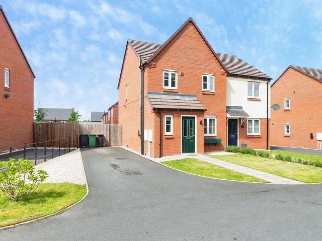 3 bedroom semi detached house for sale