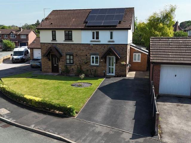3 bedroom semi detached house for sale