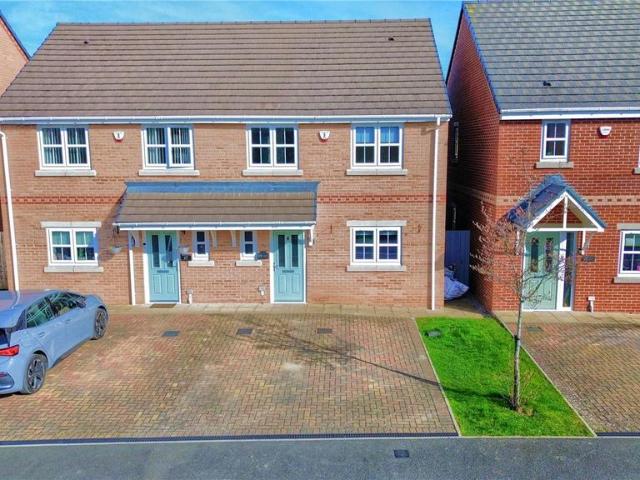 3 bedroom semi detached house for sale