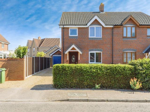 3 bedroom semi detached house for sale