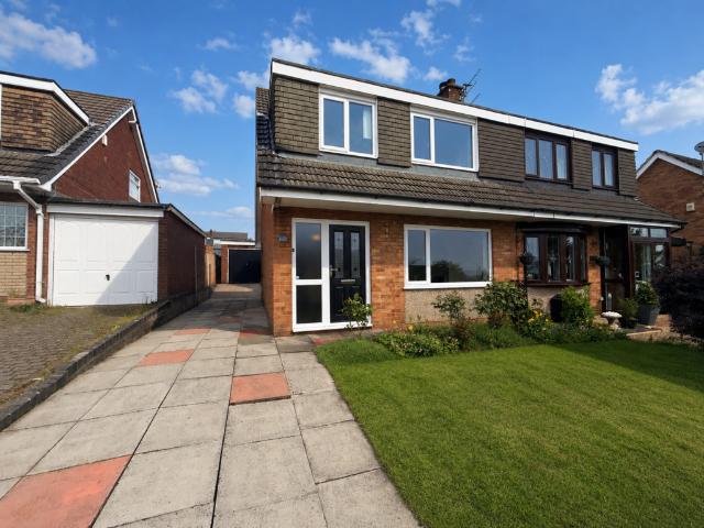 3 bedroom semi detached house for sale