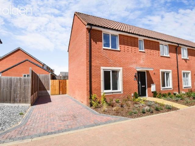 3 bedroom semi detached house for sale