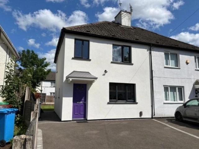 3 bedroom semi detached house for sale