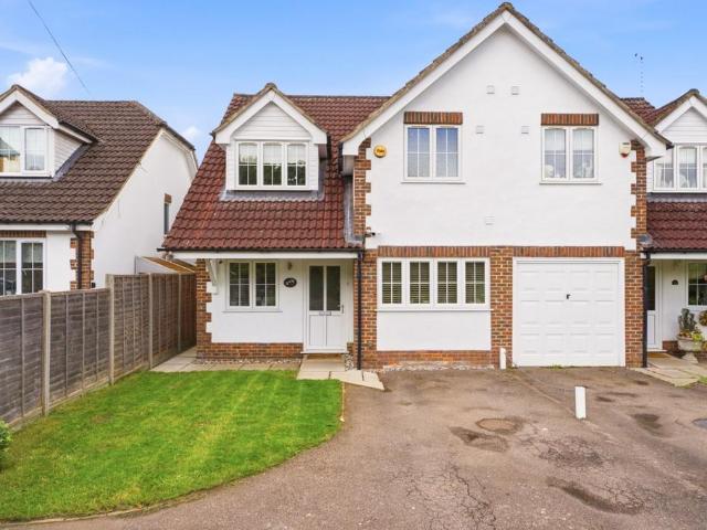 3 bedroom semi detached house for sale