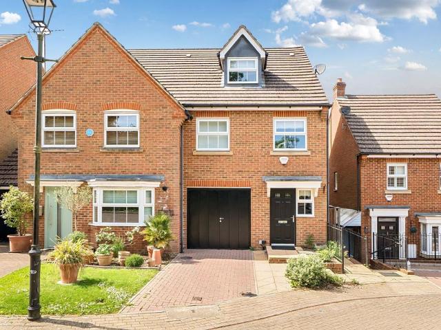 4 bedroom semi detached house for sale