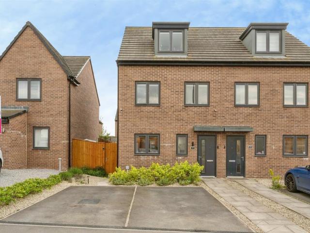 3 bedroom semi detached house for sale