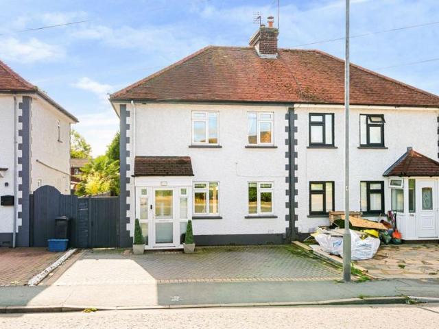 3 bedroom semi detached house for sale