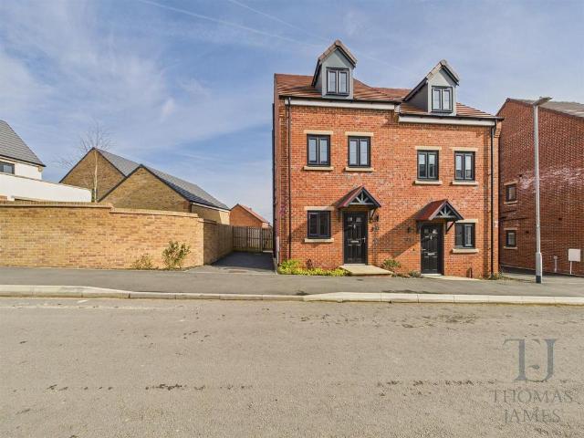 3 bedroom semi detached house for sale