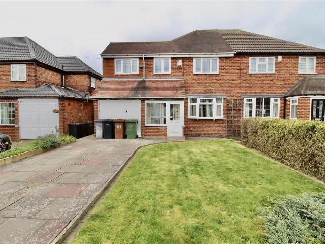 3 bedroom semi detached house for sale