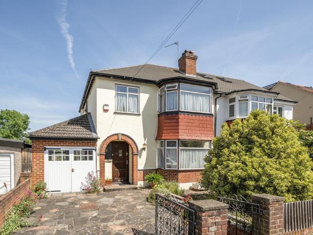 3 bedroom semi detached house for sale