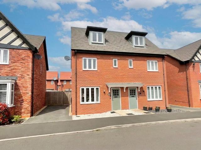 3 bedroom semi detached house for sale