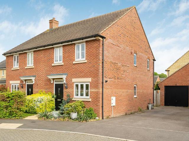 3 bedroom semi detached house for sale