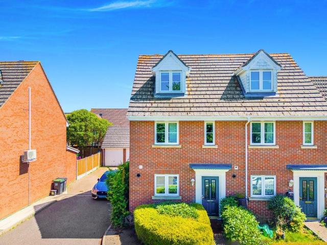 3 bedroom semi detached house for sale